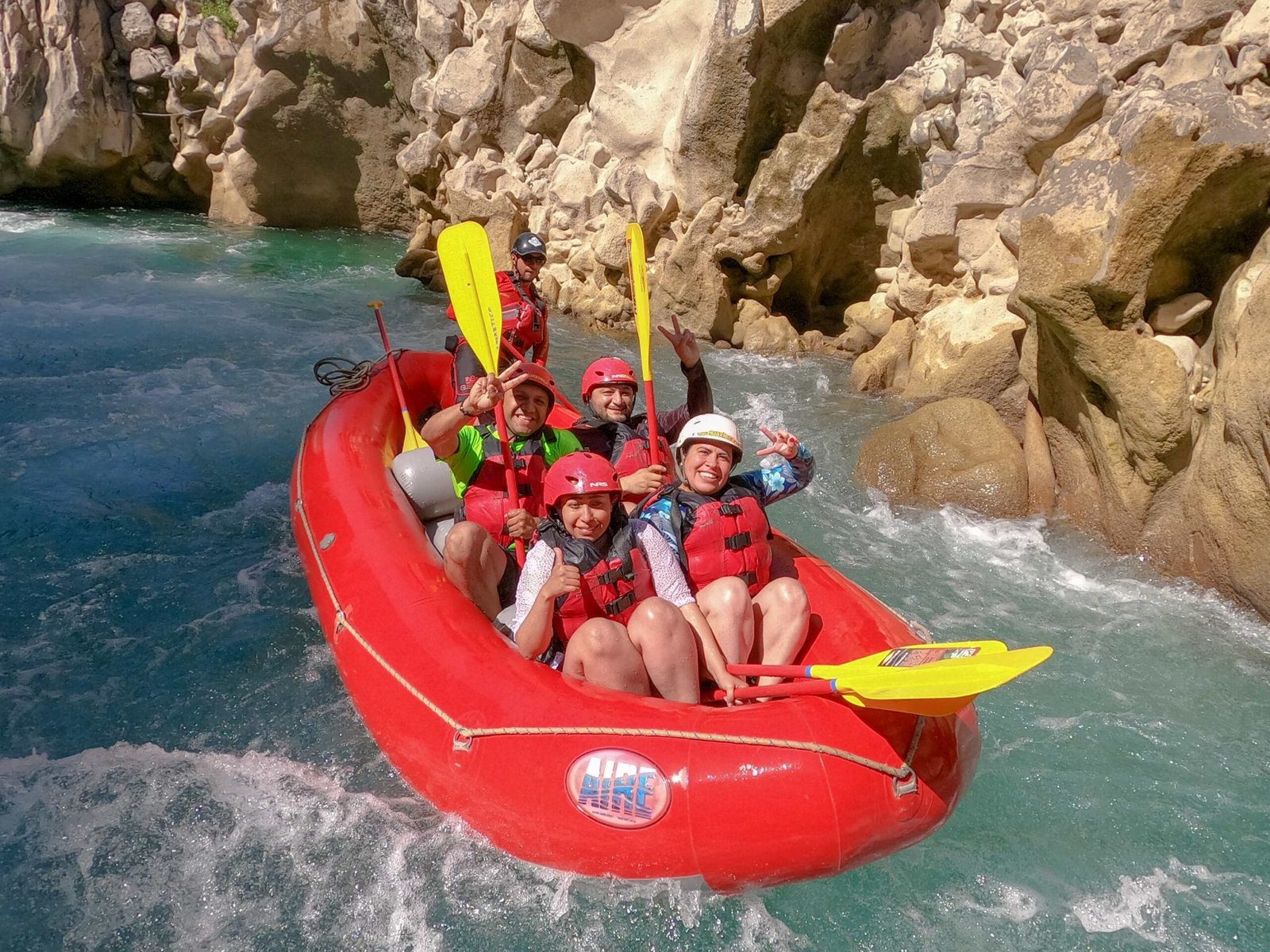 Rafting en el Río Micos en la Huasteca Potosina - Rio Adventure Mexico