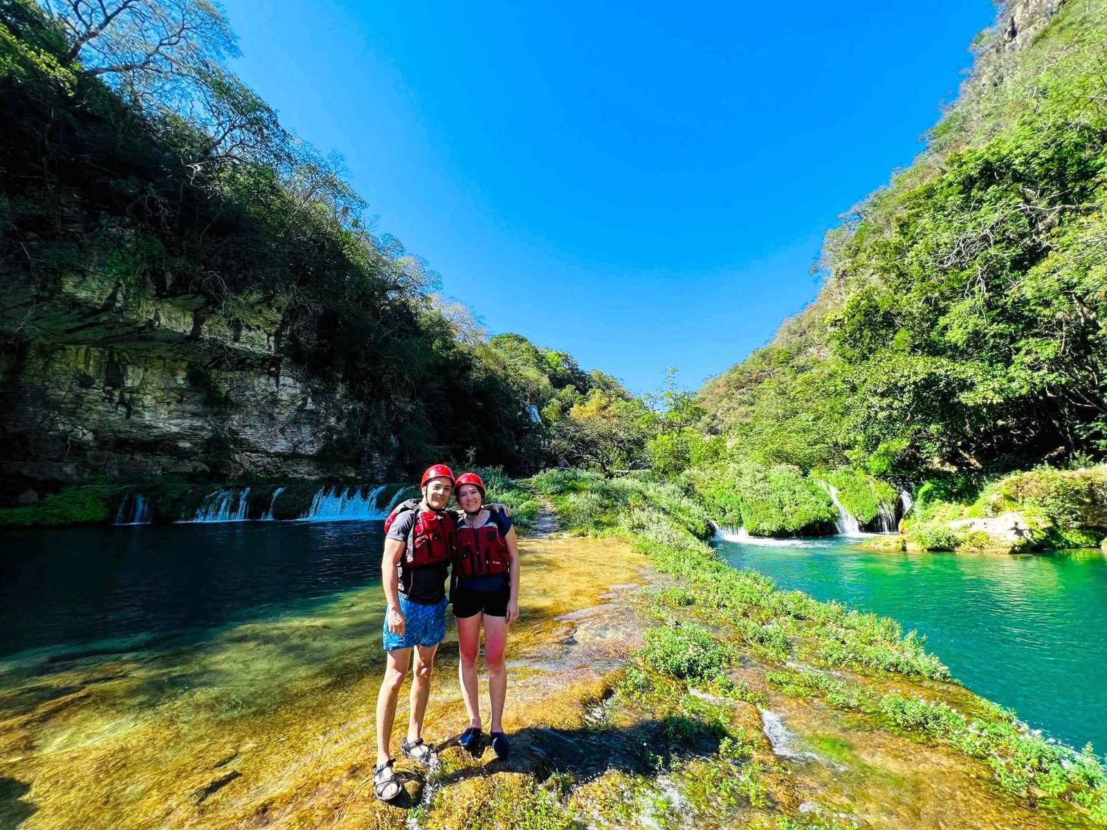 Salto en Cascadas en Micos en la Huasteca Potosina - Rio Adventure Mexico