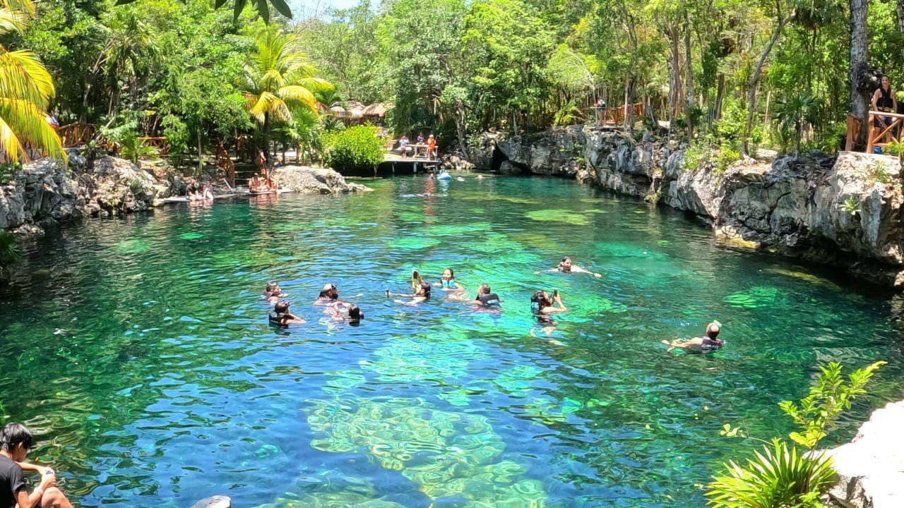 Tour a 5 cenotes Mágicos desde Cancún | Rio Adventure México